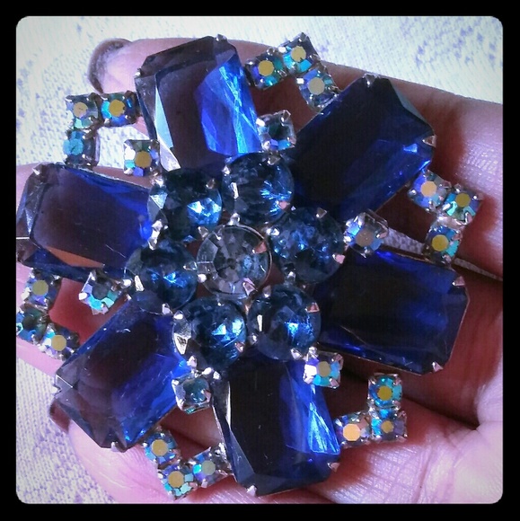 Jewelry | Vintage Stunning Blue Rhinestone Brooch | Poshmark